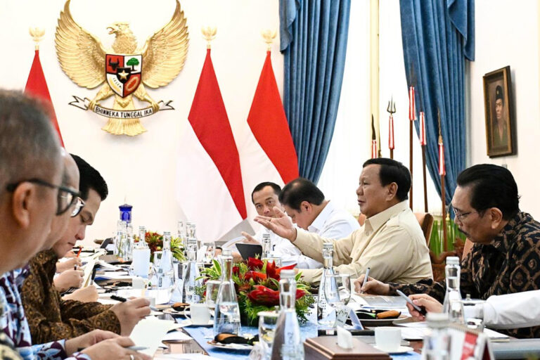 Presiden Prabowo Tetapkan Kebijakan Wajib Simpan DHE SDA di Dalam Negeri – Kantor Staf Presiden